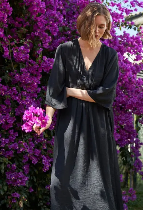 OCEAN+MAIN Caftan With Rouched Front - Black