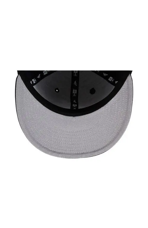 PAPER PLANES P Logo Twill Snapback Cap