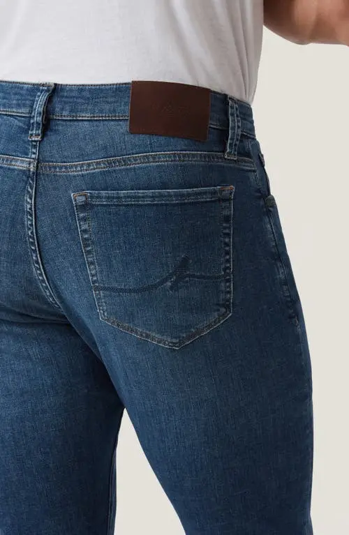 34 Heritage Courage Straight Leg Jeans - Mid Soft