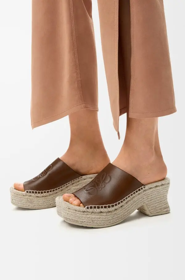 Loewe Petal Espadrille Platform Slides - Brown