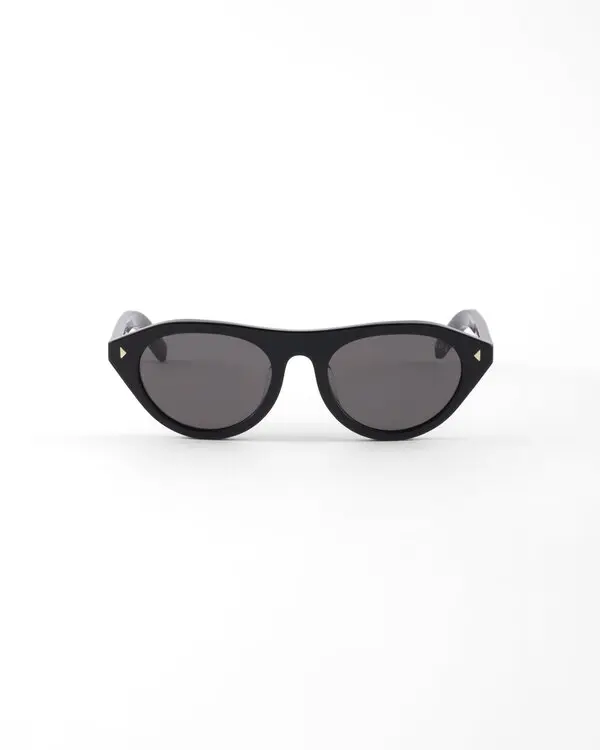 Prada Sunglasses With Metal Plaque - Lenses