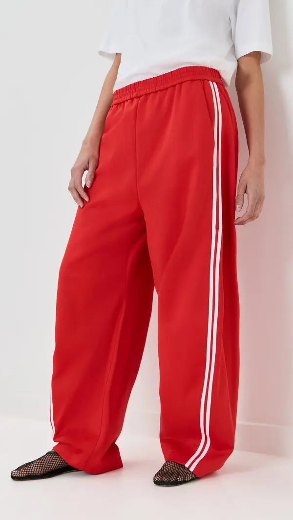 The Red Pants Trend is the Minimalist Hack to Add Color to Your Closet
