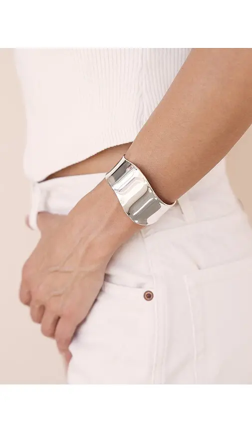 Ettika Smooth Cuff Bracelet - Metallic Silver