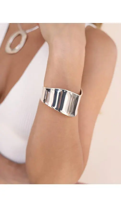 Ettika Smooth Cuff Bracelet - Metallic Silver