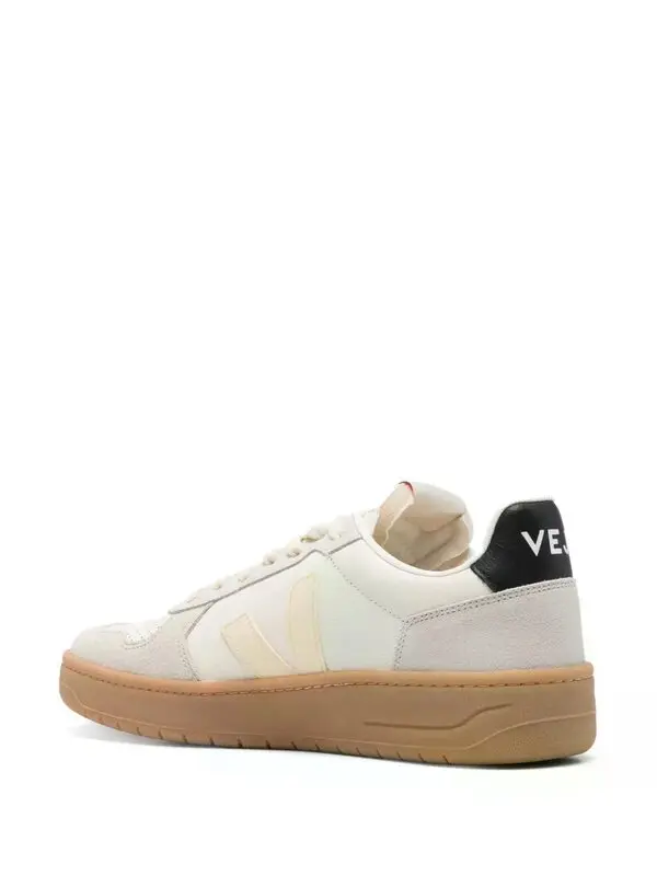 VEJA V-82 Low Top Sneakers