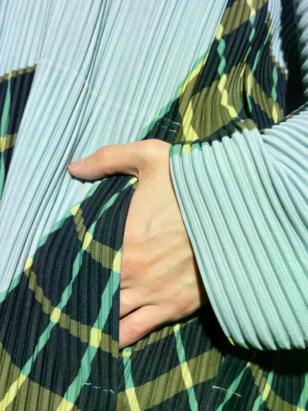 Issey Miyake Windswept Plaid Coat - Blue