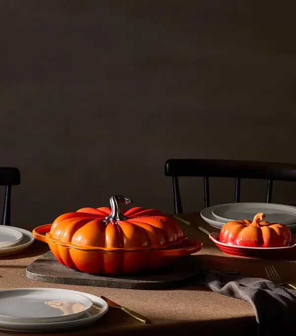 LE CREUSET Cast Iron Pumpkin Shallow Casserole Dish