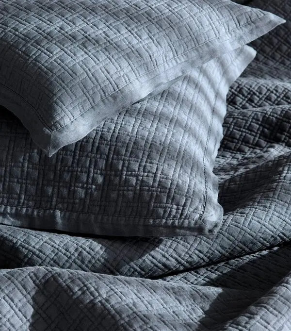 AMALIA Linen Quilted Adorno Bedspread