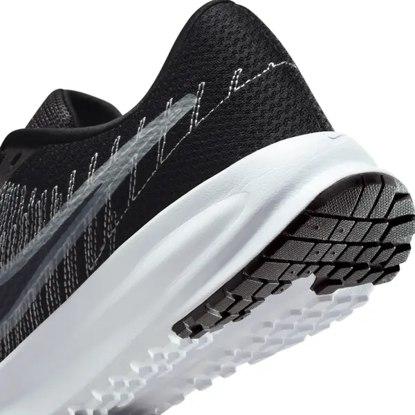 Nike Run Defy Road Running Shoes