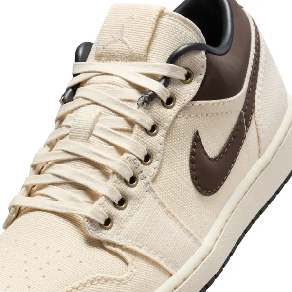 JORDAN 1 Low Premium Sneakers