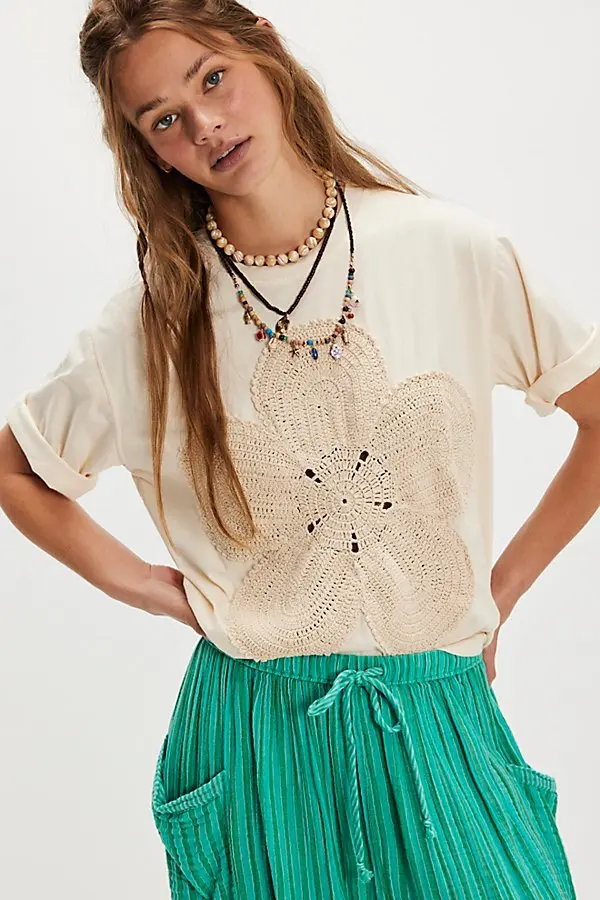 THE TALES Crochet Flower Tee - Ivory