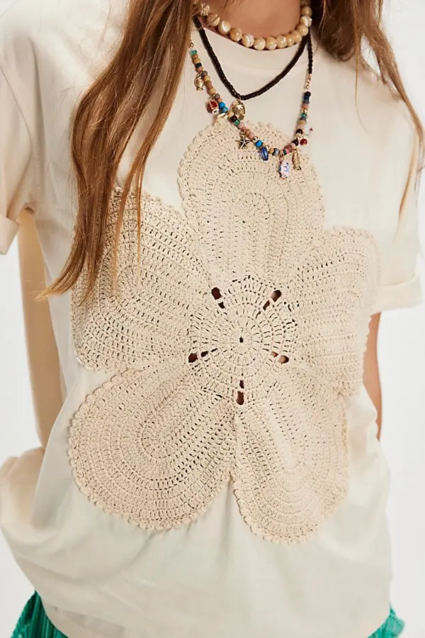 THE TALES Crochet Flower Tee - Ivory