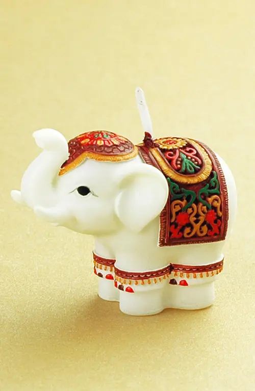 SOUTHLAKE GIFTS Lucky Elephant Candle - Off-white / Cream