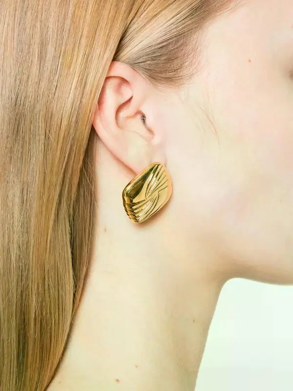 HEAVEN MAYHEM Tabi Stud Earrings