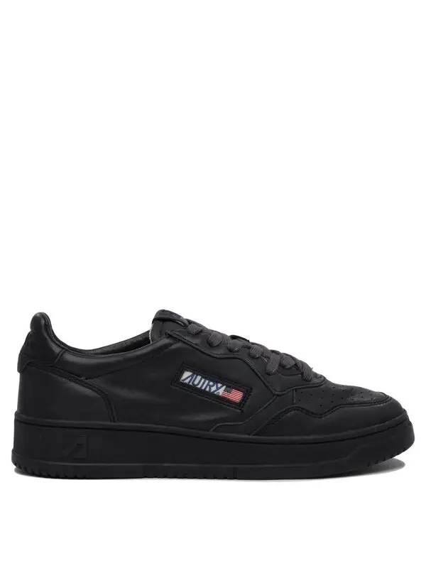 AUTRY Low Top Sneakers - Black