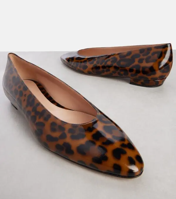 GIANVITO ROSSI Patent Leather Leopard Print Ballet Flats - Brown