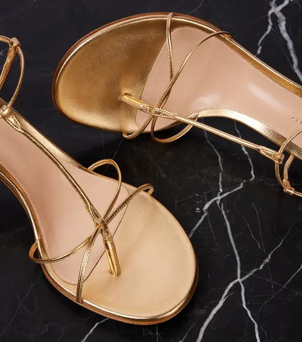 GIANVITO ROSSI 70 Metallic Leather Thong Sandals