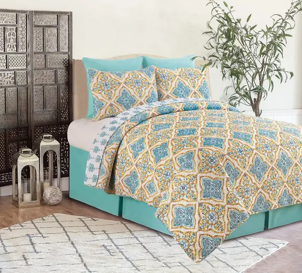 C&F HOME Terrace Medallion King Quilt Set - One-color