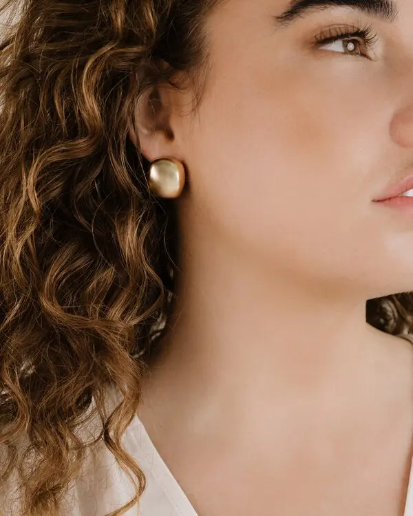 Ettika Minimal Curved Square Stud Earrings