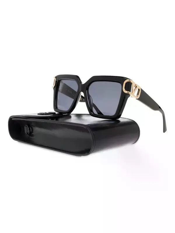 Valentino Garavani V-Uno Sunglasses In Black | Editorialist display picture 3