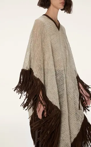 CURATORIA Viento Long Poncho - White