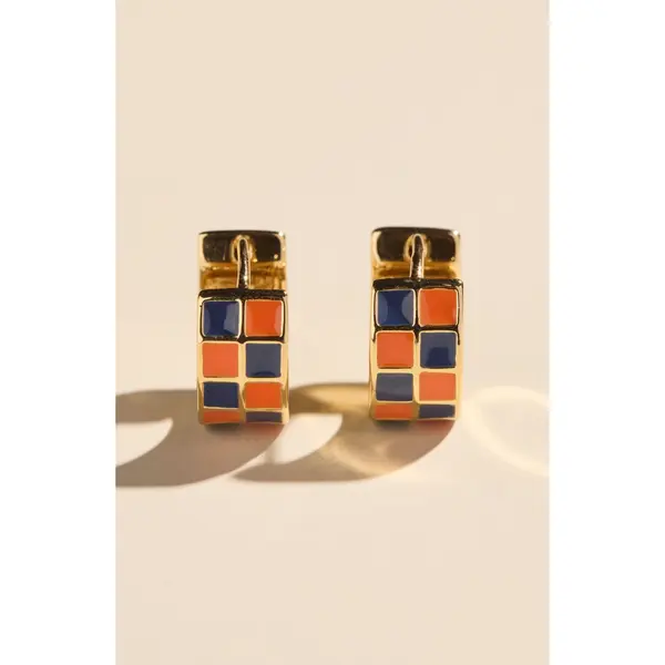 NICKEL & SUEDE Checkered Enamel Huggie Earrings - Blue/orange Checkered