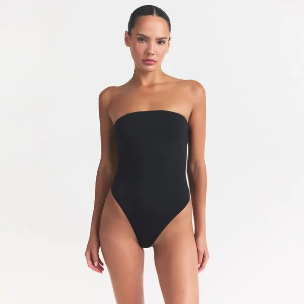 SKIMS Strapless Bodysuit