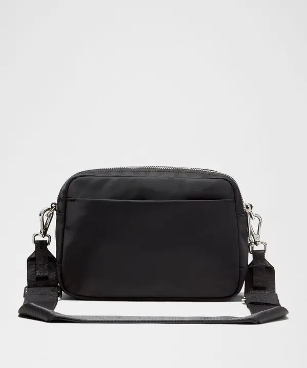 Lululemon Everywhere Crossbody Bag 3l - Black/silver