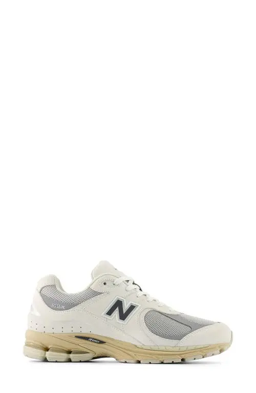 NEW BALANCE Gender Inclusive 2002r Sneaker - Linen/raincloud