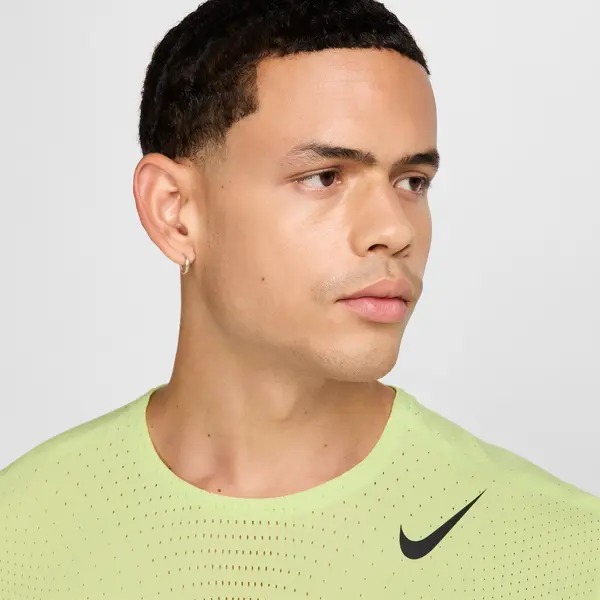 Nike Aeroswift Dri-fit Adv Short-sleeve Running Top - Yellow