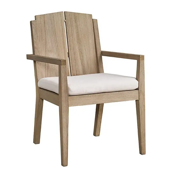 UNIVERSAL Saratoga Arm Chair