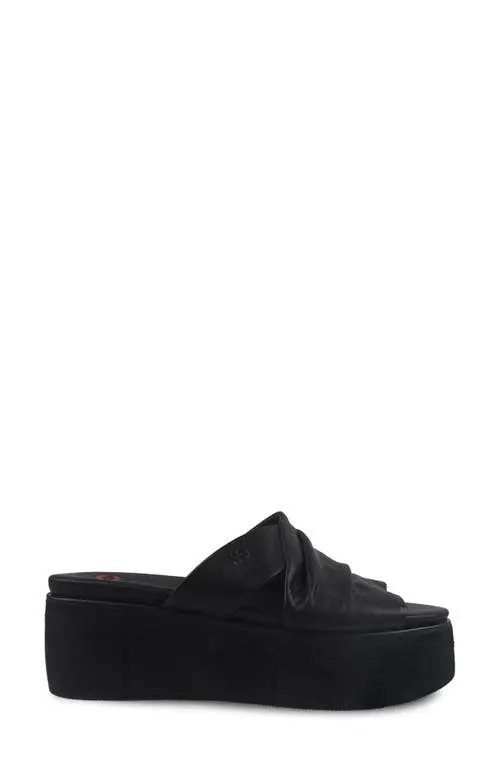 NATIONAL COMFORT Reneta Leather Platform Sandal - Black