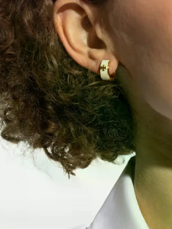 Tory Burch Icon Enamel Huggie Earrings - Gold