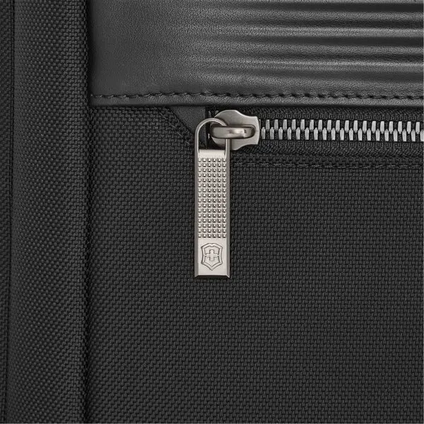 VICTORINOX Mythic Crossbody Bag