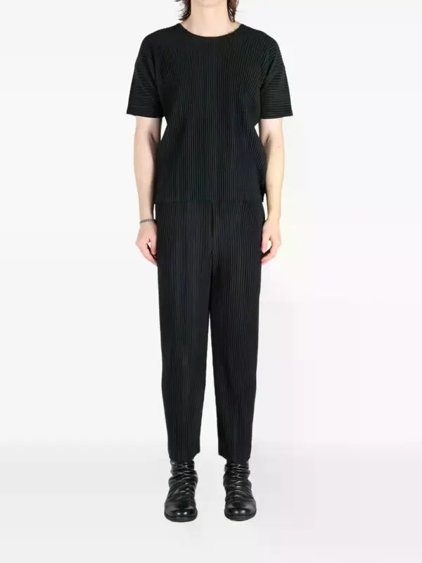 Issey Miyake Plissé-effect T-shirt - Black