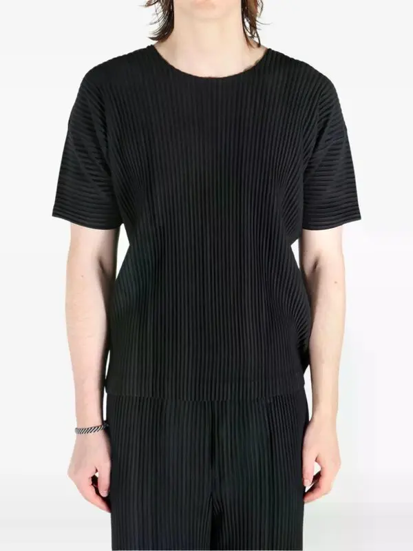 Issey Miyake Plissé-effect T-shirt - Black