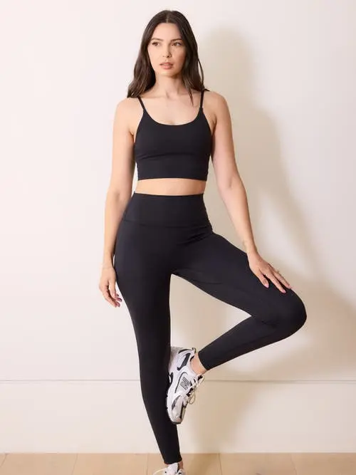 LOVALL 7 Revitalise Fitted Sports Bra - Black
