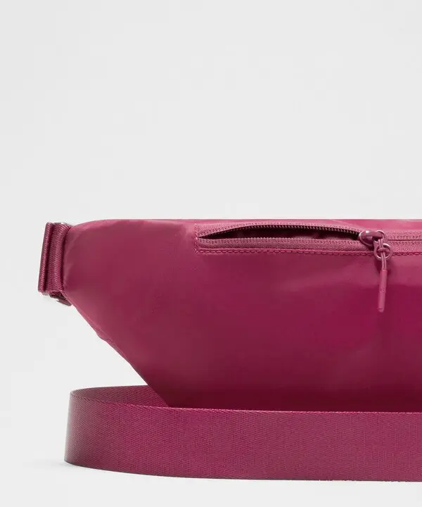 Lululemon Everywhere Belt Bag Extra Large 4l - Raspberry Rave/silver