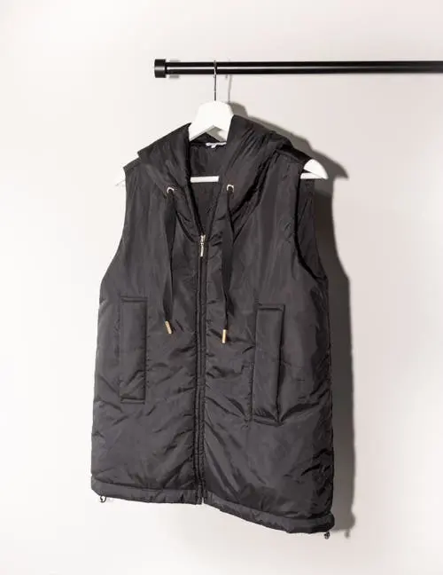 HONORS The Hooded Vest - Black