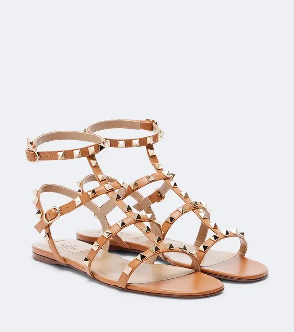 Valentino Garavani Rockstud Leather Sandals - Beige