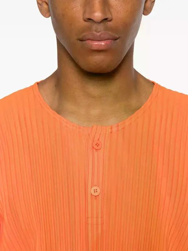 Issey Miyake Plissé-effect T-shirt
