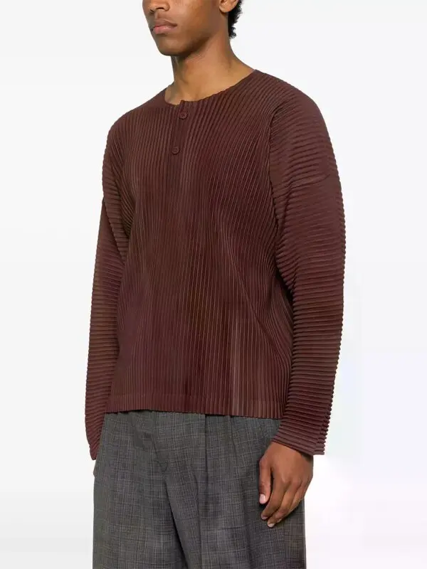 Issey Miyake Plissé-effect T-shirt