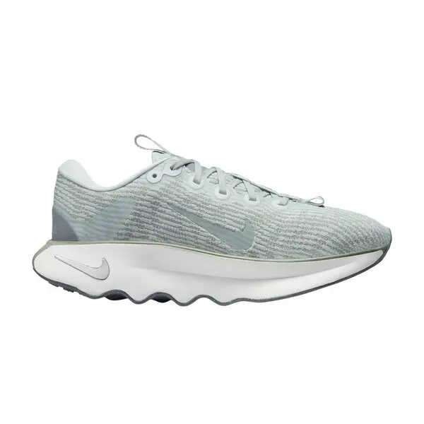 Nike Motiva Sneakers - Green