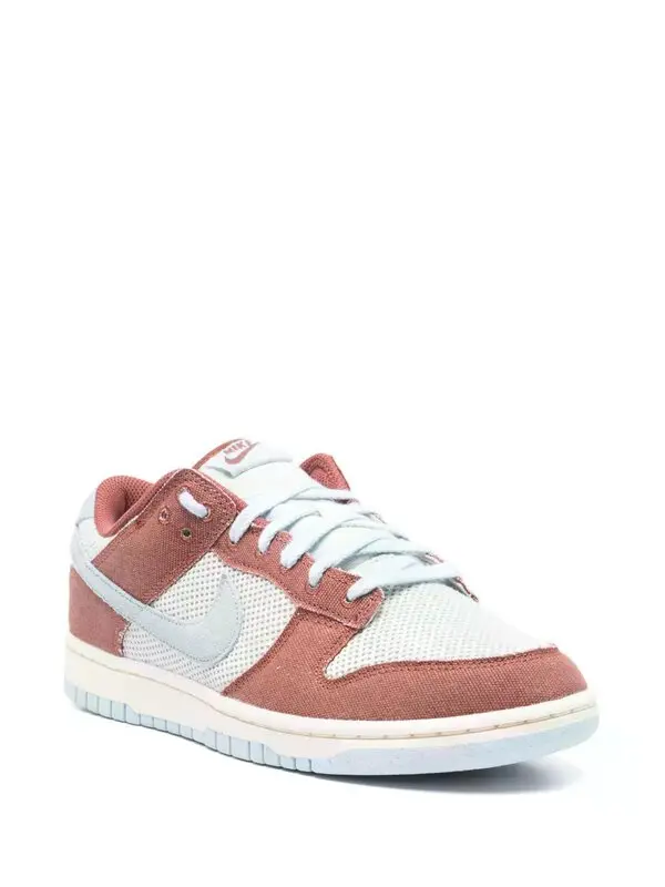 Nike Dunk Low Sneakers