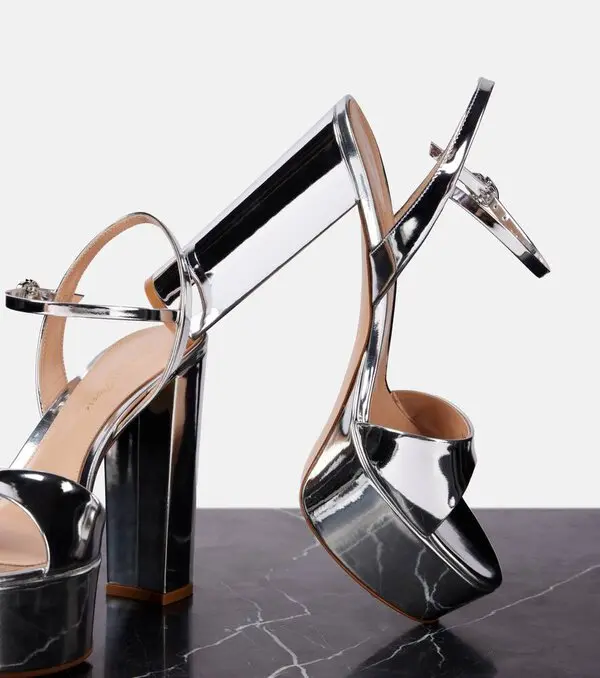 GIANVITO ROSSI Metallic Leather Platform Sandals - Silver