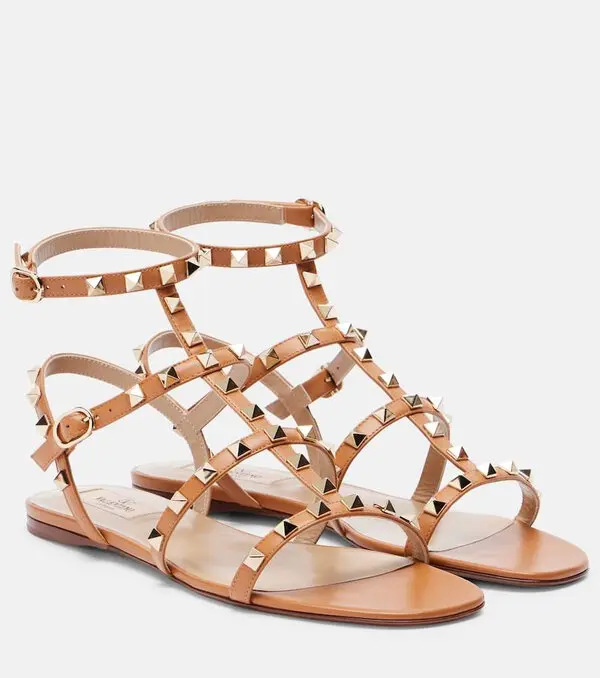 Valentino Garavani Rockstud Leather Sandals - Beige