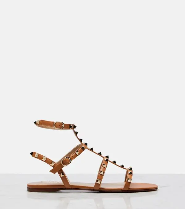 Valentino Garavani Rockstud Leather Sandals - Beige
