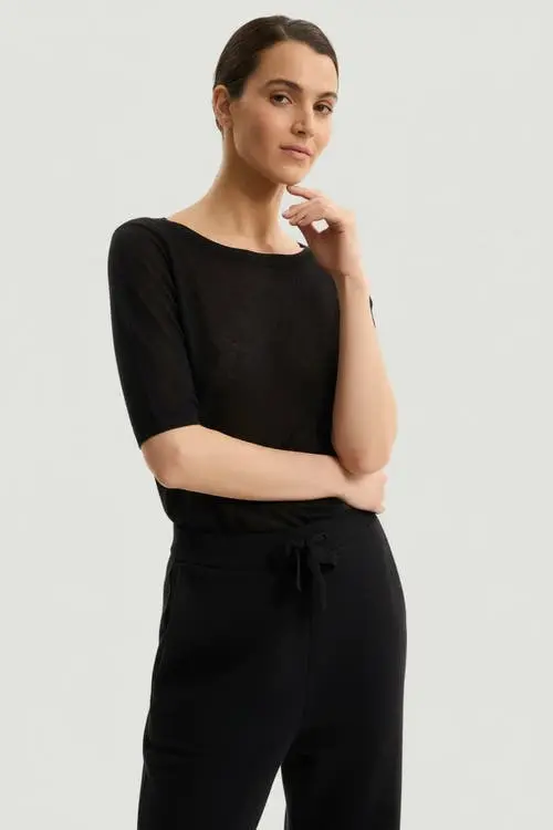Majestic Filatures Stretch Linen Knit Three Quarter Sleeve Boatneck Shirt - Noir