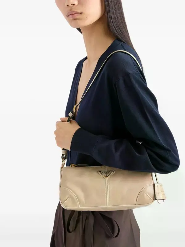 Prada Re-edition 2002 Shoulder Bag - Neutrals