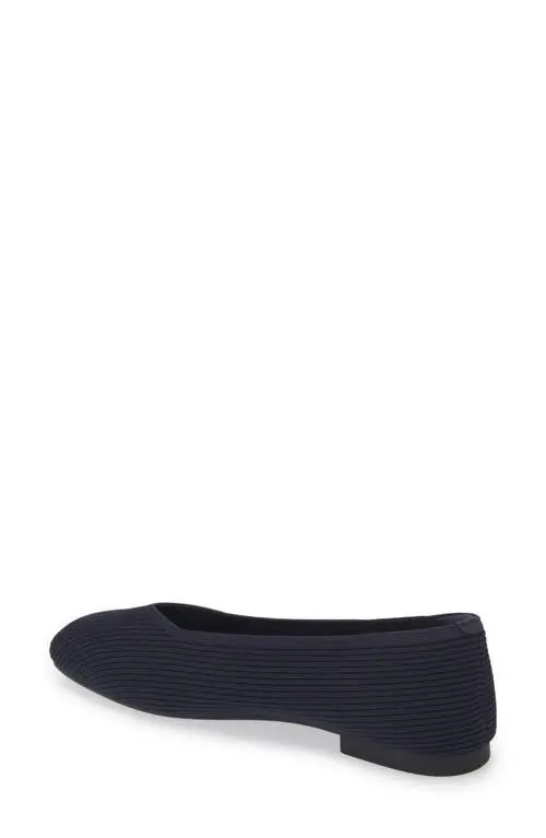 Vivaia Margot 2.0 Square-toe V-cut Flats - Navy